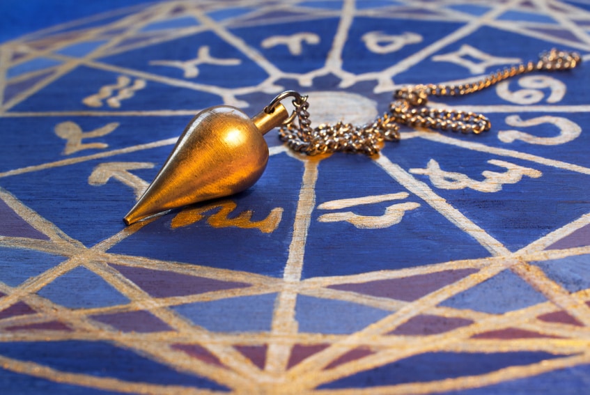Comment se servir d'un pendule divinatoire ? - Ploubazlanec